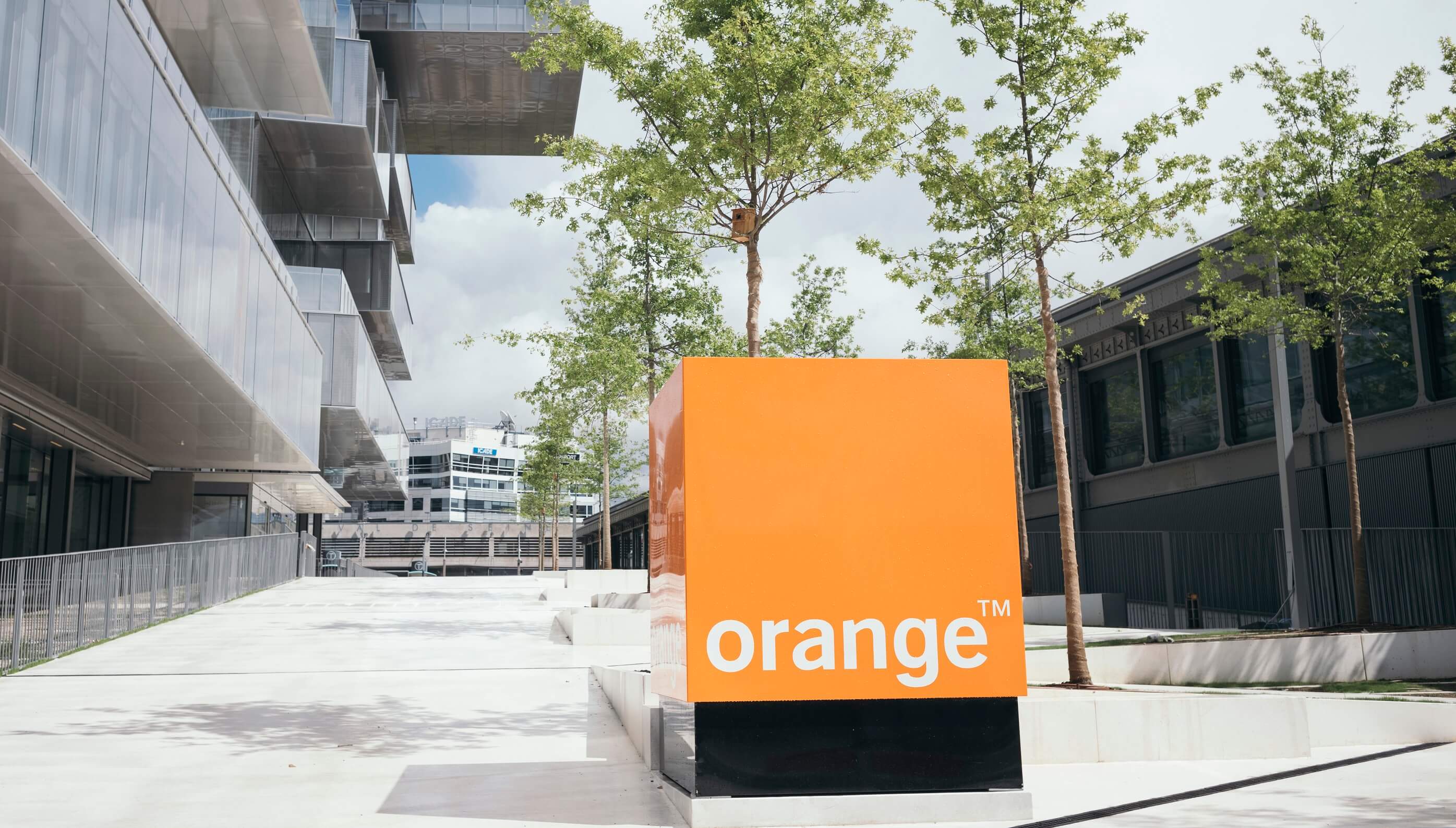 l1007760bridge-_-siège-social-du-groupe-orange.jpg